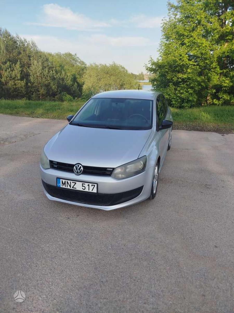 Grey Volkswagen Polo 2010 in Kaunas, with an engine capacity of 1.20 L and mileage of 175 thousand km for 2700 €, photo 8 on AUTOMOTO.COM.LV
