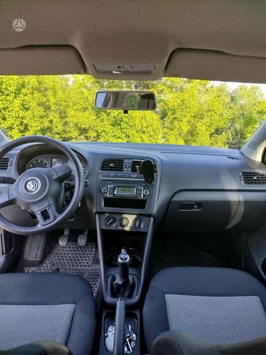 Grey Volkswagen Polo 2010 in Kaunas, with an engine capacity of 1.20 L and mileage of 175 thousand km for 2700 €, photo 11 on AUTOMOTO.COM.LV