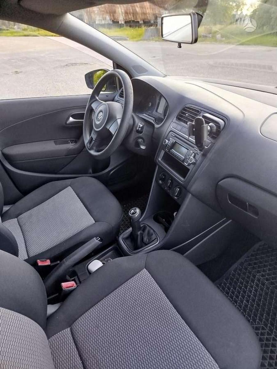 Grey Volkswagen Polo 2010 in Kaunas, with an engine capacity of 1.20 L and mileage of 175 thousand km for 2700 €, photo 12 on AUTOMOTO.COM.LV