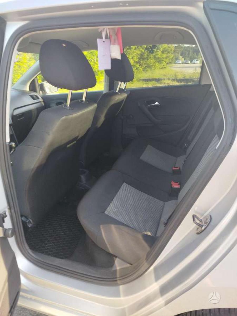 Grey Volkswagen Polo 2010 in Kaunas, with an engine capacity of 1.20 L and mileage of 175 thousand km for 2700 €, photo 14 on AUTOMOTO.COM.LV