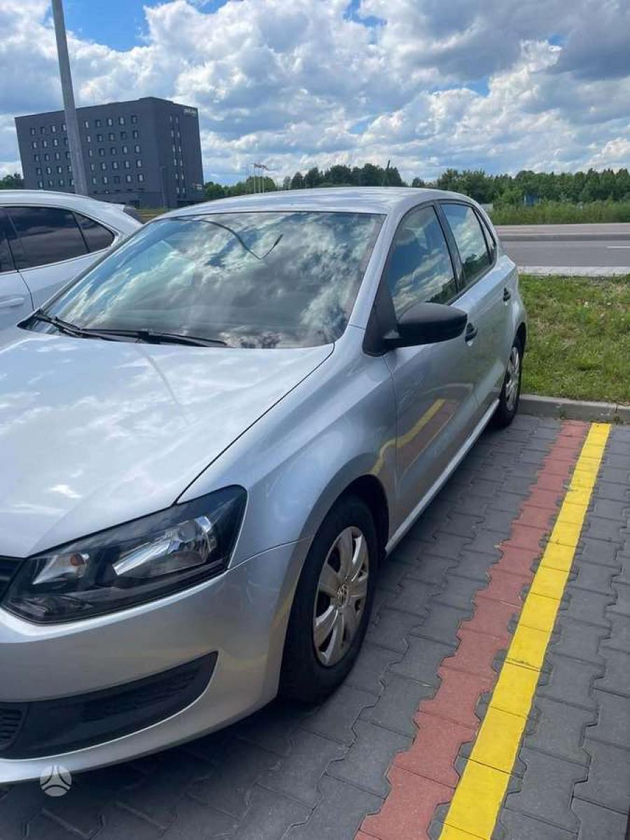 Pelēks Volkswagen Polo 2010 Viļņa, ar dzinēja tilpumu 1.20 L un nobraukumu 129 tūkst. km par 3100 €, foto 3 vietnē AUTOMOTO.COM.LV