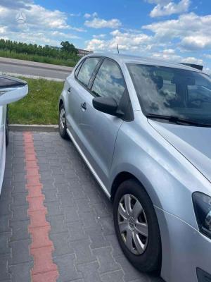 Pelēks Volkswagen Polo 2010 Viļņa, ar dzinēja tilpumu 1.20 L un nobraukumu 129 tūkst. km par 3100 €, foto 4 vietnē AUTOMOTO.COM.LV