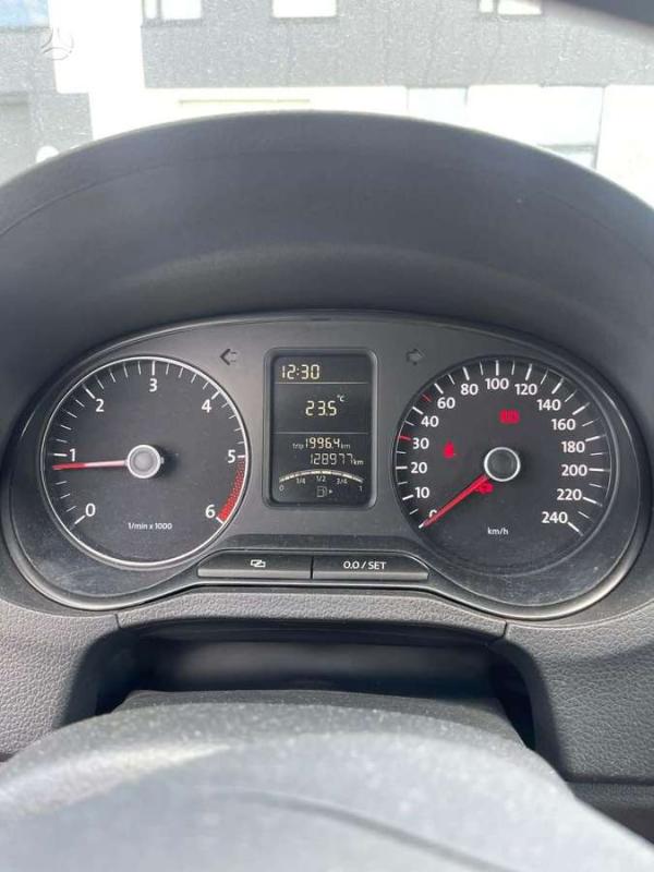 Grey Volkswagen Polo 2010 in Vilnius, with an engine capacity of 1.20 L and mileage of 129 thousand km for 3100 €, photo 5 on AUTOMOTO.COM.LV