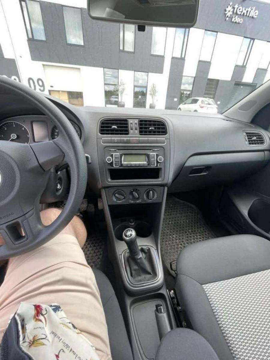 Pelēks Volkswagen Polo 2010 Viļņa, ar dzinēja tilpumu 1.20 L un nobraukumu 129 tūkst. km par 3100 €, foto 8 vietnē AUTOMOTO.COM.LV