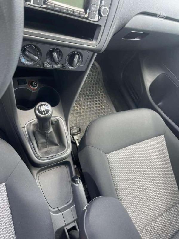Grey Volkswagen Polo 2010 in Vilnius, with an engine capacity of 1.20 L and mileage of 129 thousand km for 3100 €, photo 8 on AUTOMOTO.COM.LV