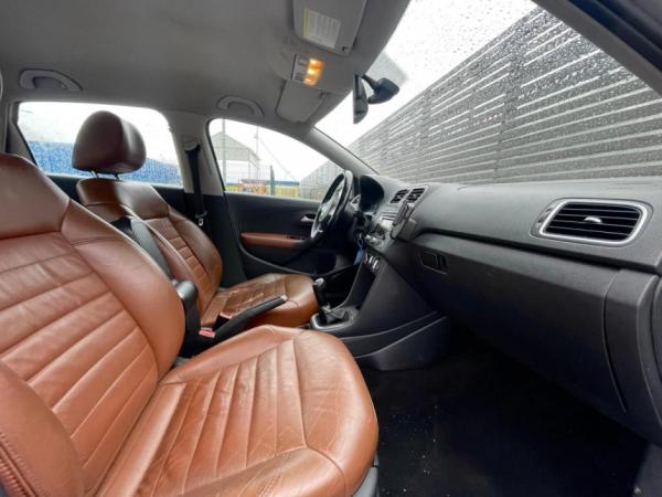 Grey Volkswagen Polo 2010 in Riga, with an engine capacity of 1.20 L and mileage of 0 thousand km for 4500 €, photo 8 on AUTOMOTO.COM.LV