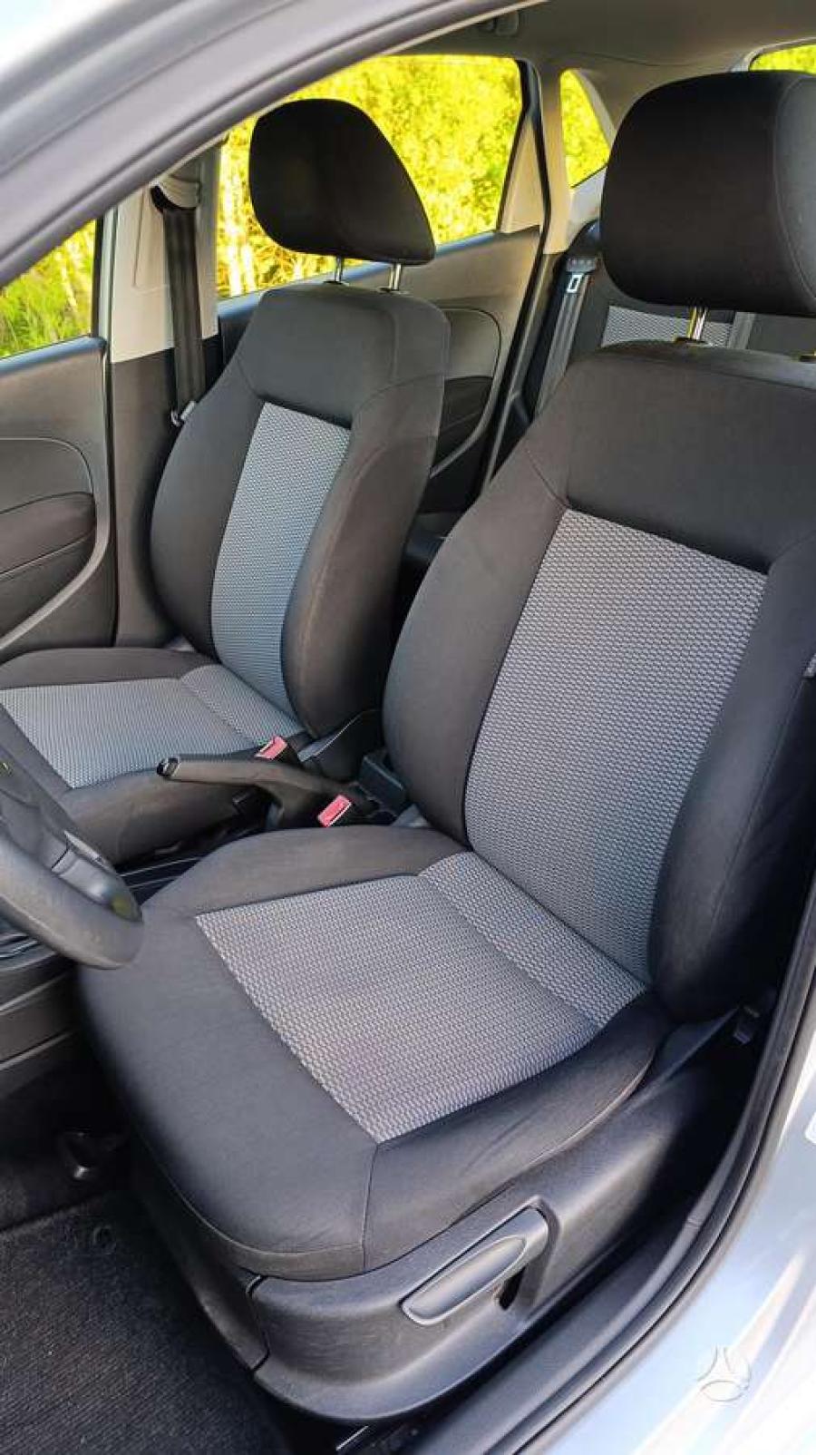 Pelēks Volkswagen Polo 2010 Viļņa, ar dzinēja tilpumu 1.60 L un nobraukumu 333 tūkst. km par 3000 €, foto 15 vietnē AUTOMOTO.COM.LV