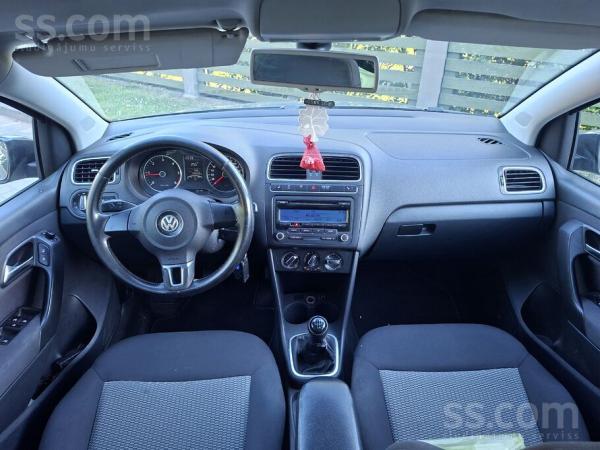 Grey Volkswagen Polo 2010 in Jelgava, with an engine capacity of 1.20 L and mileage of 259 thousand km for 1900 €, photo 5 on AUTOMOTO.COM.LV