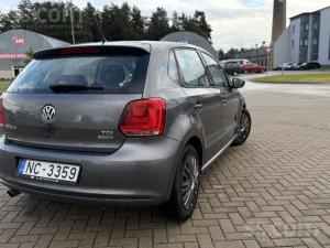 Grey Volkswagen Polo 2010 in Valmiera, with an engine capacity of 1.60 L and mileage of 300 thousand km for 3150 €, photo 11 on AUTOMOTO.COM.LV
