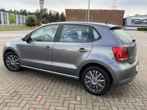 Grey Volkswagen Polo 2010 in Valmiera, with an engine capacity of 1.60 L and mileage of 300 thousand km for 3150 €, photo 17 on AUTOMOTO.COM.LV
