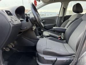 Grey Volkswagen Polo 2010 in Valmiera, with an engine capacity of 1.60 L and mileage of 300 thousand km for 3150 €, photo 19 on AUTOMOTO.COM.LV