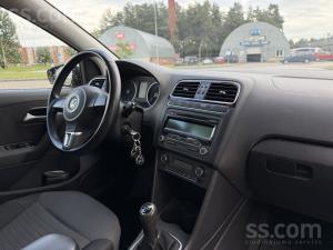 Grey Volkswagen Polo 2010 in Valmiera, with an engine capacity of 1.60 L and mileage of 300 thousand km for 3150 €, photo 24 on AUTOMOTO.COM.LV