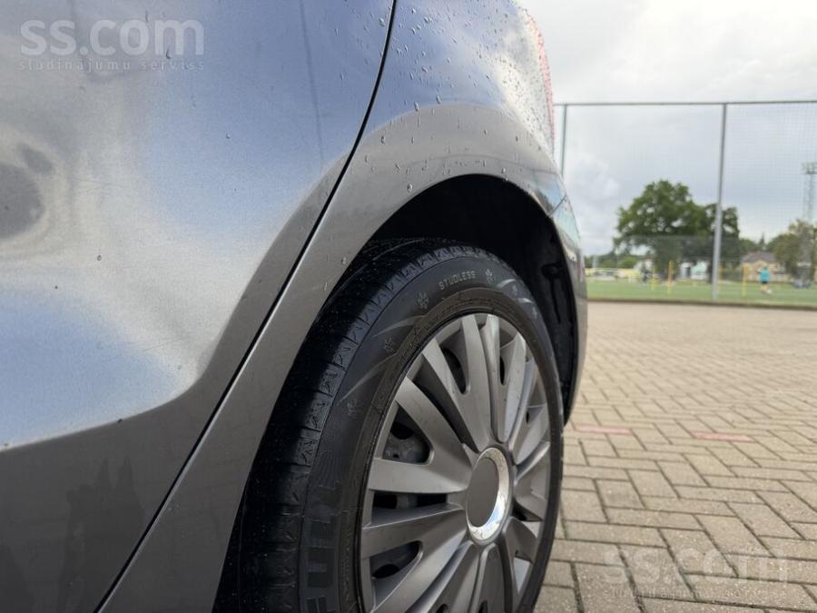 Grey Volkswagen Polo 2010 in Valmiera, with an engine capacity of 1.60 L and mileage of 300 thousand km for 3150 €, photo 29 on AUTOMOTO.COM.LV