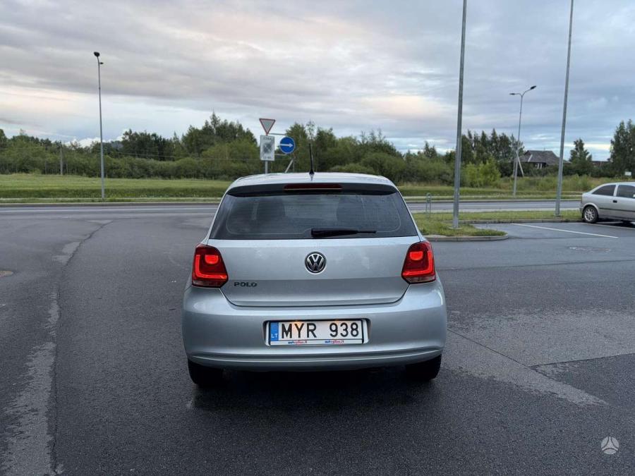 Grey Volkswagen Polo 2010 in Vilnius, with an engine capacity of 1.20 L and mileage of 232 thousand km for 3200 €, photo 7 on AUTOMOTO.COM.LV