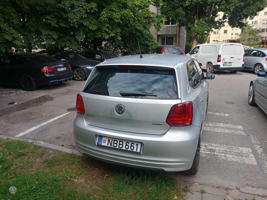 Pelēks Volkswagen Polo 2010 Kauņa, ar dzinēja tilpumu 1.20 L un nobraukumu 267 tūkst. km par 2899 €, foto 3 vietnē AUTOMOTO.COM.LV