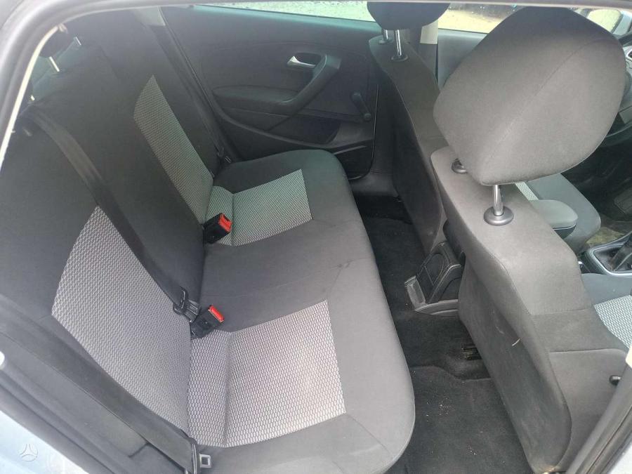 Pelēks Volkswagen Polo 2010 Kauņa, ar dzinēja tilpumu 1.20 L un nobraukumu 267 tūkst. km par 2899 €, foto 11 vietnē AUTOMOTO.COM.LV