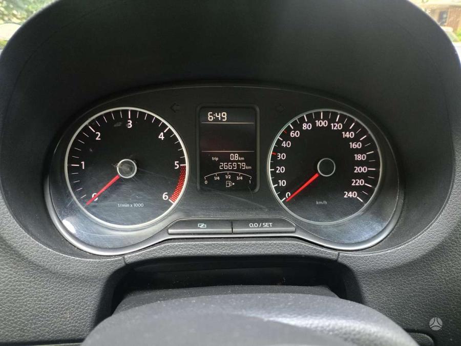Pelēks Volkswagen Polo 2010 Kauņa, ar dzinēja tilpumu 1.20 L un nobraukumu 267 tūkst. km par 2899 €, foto 13 vietnē AUTOMOTO.COM.LV
