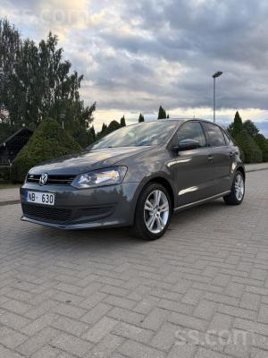 Grey Volkswagen Polo 2010 in Cesis, with an engine capacity of 1.60 L and mileage of 270 thousand km for 4000 €, photo  on AUTOMOTO.COM.LV
