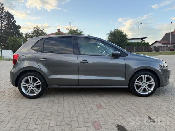 Grey Volkswagen Polo 2010 in Cesis, with an engine capacity of 1.60 L and mileage of 270 thousand km for 4000 €, photo 6 on AUTOMOTO.COM.LV