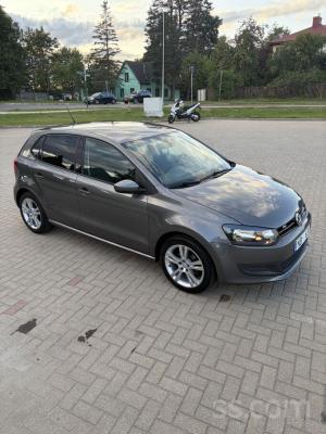 Grey Volkswagen Polo 2010 in Cesis, with an engine capacity of 1.60 L and mileage of 270 thousand km for 4000 €, photo 13 on AUTOMOTO.COM.LV