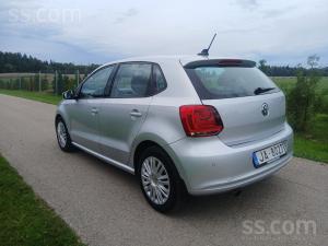 Grey Volkswagen Polo 2010 in Cesis, with an engine capacity of 1.60 L and mileage of 298 thousand km for 2500 €, photo 5 on AUTOMOTO.COM.LV