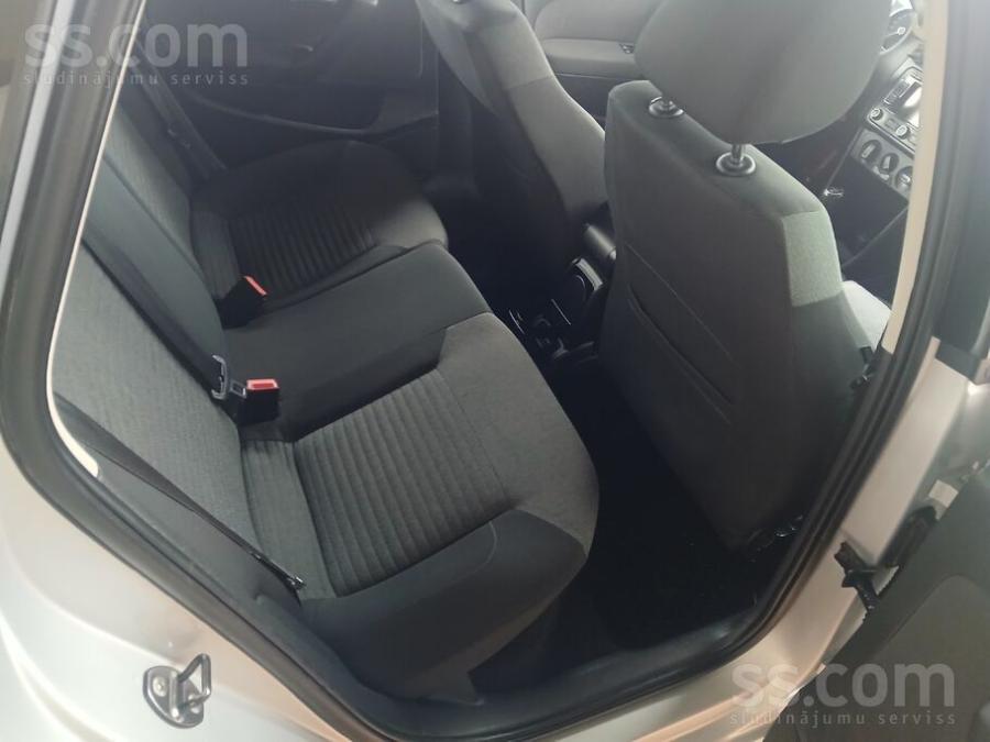 Grey Volkswagen Polo 2010 in Cesis, with an engine capacity of 1.60 L and mileage of 298 thousand km for 2500 €, photo 12 on AUTOMOTO.COM.LV