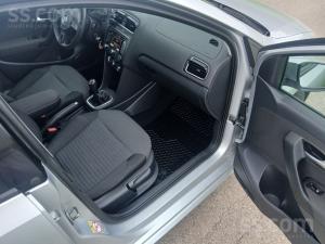 Grey Volkswagen Polo 2010 in Cesis, with an engine capacity of 1.60 L and mileage of 298 thousand km for 2500 €, photo 13 on AUTOMOTO.COM.LV