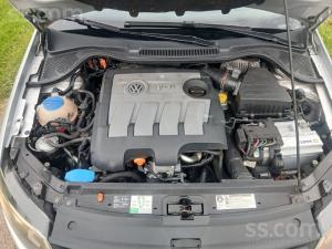 Grey Volkswagen Polo 2010 in Cesis, with an engine capacity of 1.60 L and mileage of 298 thousand km for 2500 €, photo 14 on AUTOMOTO.COM.LV