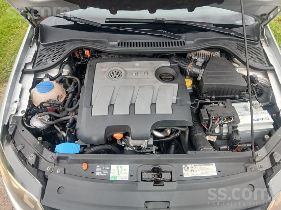 Grey Volkswagen Polo 2010 in Cesis, with an engine capacity of 1.60 L and mileage of 298 thousand km for 2500 €, photo 14 on AUTOMOTO.COM.LV