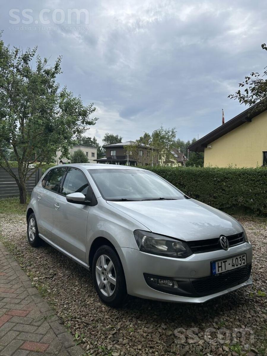 Pelēks Volkswagen Polo 2011 Rīga, ar dzinēja tilpumu 1.40 L un nobraukumu 201 tūkst. km par 2500 €, foto 1 vietnē AUTOMOTO.COM.LV