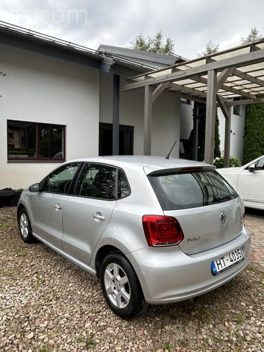 Pelēks Volkswagen Polo 2011 Rīga, ar dzinēja tilpumu 1.40 L un nobraukumu 201 tūkst. km par 2500 €, foto 5 vietnē AUTOMOTO.COM.LV