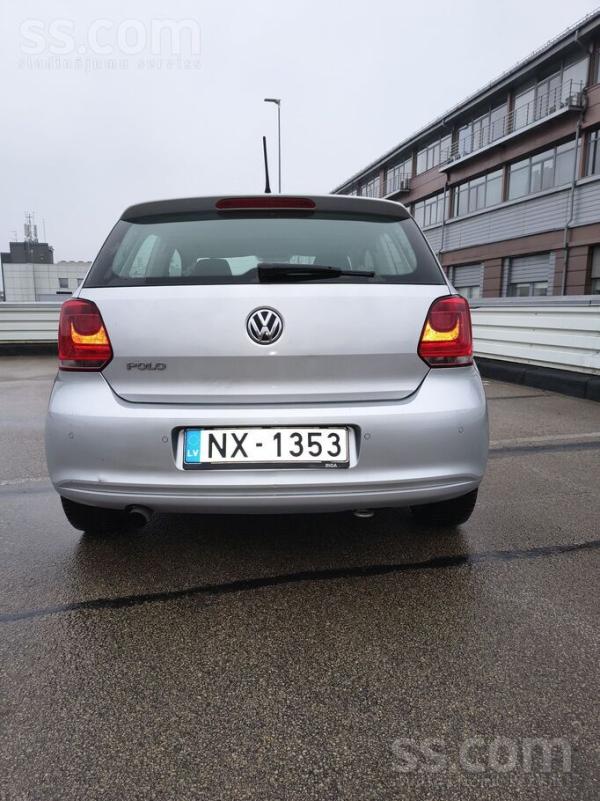 Grey Volkswagen Polo 2011 in Riga, with an engine capacity of 1.60 L and mileage of 258 thousand km for 3240 €, photo 6 on AUTOMOTO.COM.LV