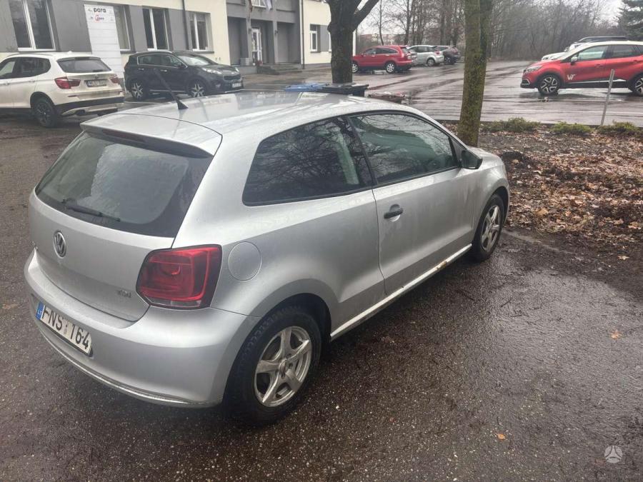 Grey Volkswagen Polo 2011 in Alytus, with an engine capacity of 1.20 L and mileage of 270 thousand km for 1800 €, photo 1 on AUTOMOTO.COM.LV