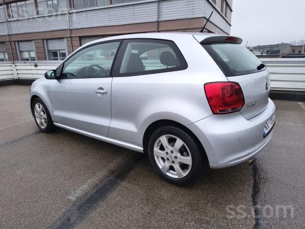 Grey Volkswagen Polo 2011 in Riga, with an engine capacity of 1.60 L and mileage of 258 thousand km for 3200 €, photo 4 on AUTOMOTO.COM.LV