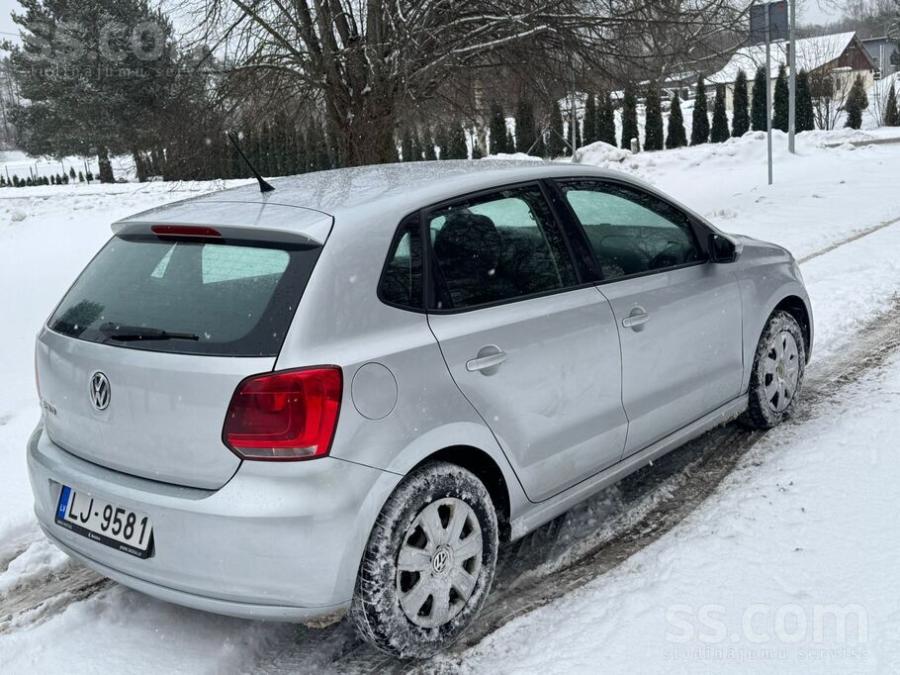 Pelēks Volkswagen Polo 2011 Rīga, ar dzinēja tilpumu 1.20 L un nobraukumu 371 tūkst. km par 2550 €, foto 5 vietnē AUTOMOTO.COM.LV