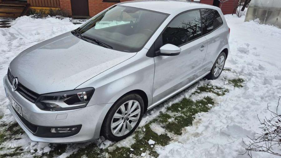 Grey Volkswagen Polo 2011 in Klaipeda, with an engine capacity of 1.60 L and mileage of 274 thousand km for 3900 €, photo 6 on AUTOMOTO.COM.LV