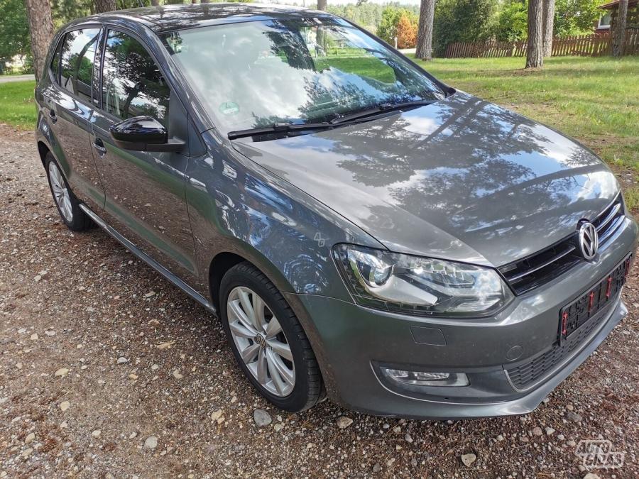 Pelēks Volkswagen Polo 2011 Kauņa, ar dzinēja tilpumu 1.60 L un nobraukumu 391 tūkst. km par 3600 €, foto 24 vietnē AUTOMOTO.COM.LV