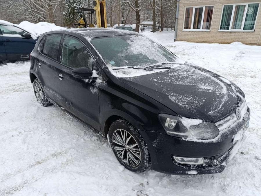Серый Фольксваген Поло 2011 в Паневежис, объемом двигателя 1.60 л и пробегом 162 тыс. км за 2200 €, фото 3 на AUTOMOTO.COM.LV