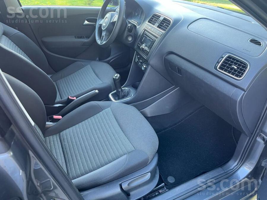 Pelēks Volkswagen Polo 2011 Cēsis, ar dzinēja tilpumu 1.60 L un nobraukumu 285 tūkst. km par 5650 €, foto 8 vietnē AUTOMOTO.COM.LV