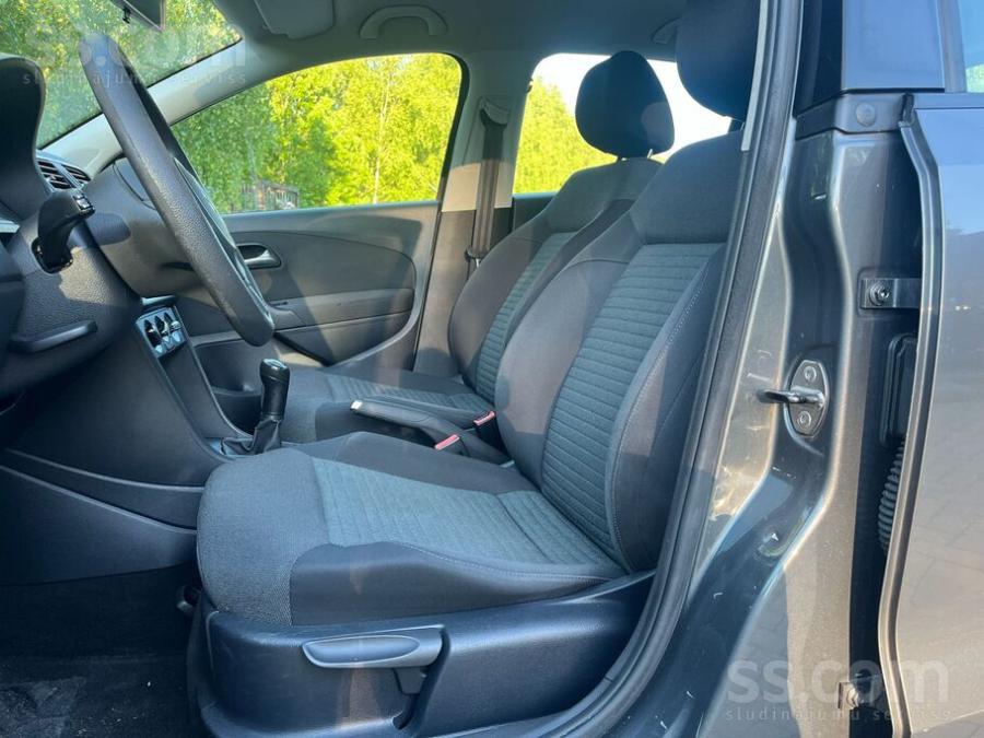 Pelēks Volkswagen Polo 2011 Cēsis, ar dzinēja tilpumu 1.60 L un nobraukumu 285 tūkst. km par 5650 €, foto 10 vietnē AUTOMOTO.COM.LV