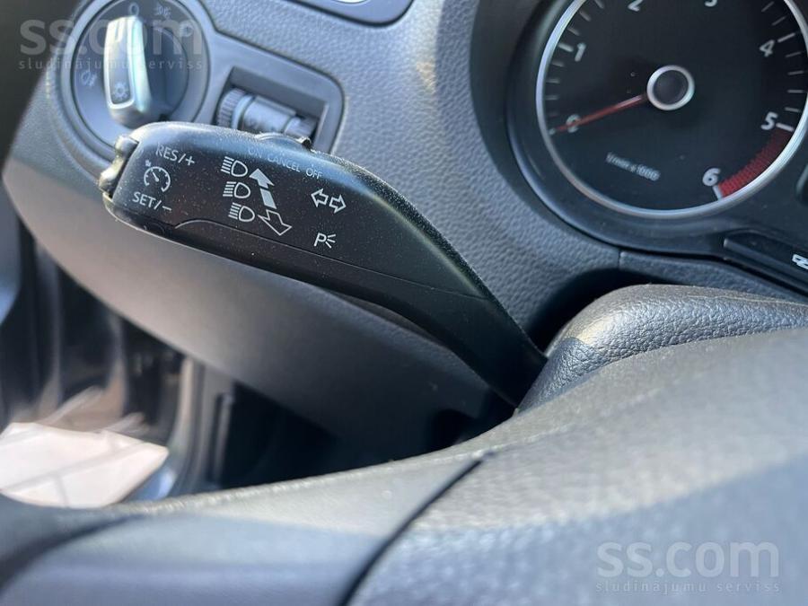 Pelēks Volkswagen Polo 2011 Cēsis, ar dzinēja tilpumu 1.60 L un nobraukumu 285 tūkst. km par 5650 €, foto 12 vietnē AUTOMOTO.COM.LV