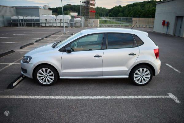 Grey Volkswagen Polo 2011 in Vilnius, with an engine capacity of 1.20 L and mileage of 378 thousand km for 2800 €, photo 4 on AUTOMOTO.COM.LV