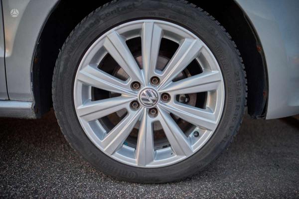 Grey Volkswagen Polo 2011 in Vilnius, with an engine capacity of 1.20 L and mileage of 378 thousand km for 2800 €, photo 6 on AUTOMOTO.COM.LV