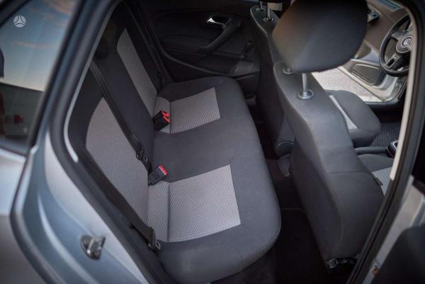 Grey Volkswagen Polo 2011 in Vilnius, with an engine capacity of 1.20 L and mileage of 378 thousand km for 2800 €, photo 8 on AUTOMOTO.COM.LV