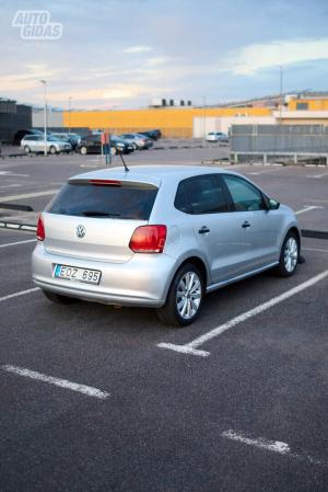 Pelēks Volkswagen Polo 2011 Viļņa, ar dzinēja tilpumu 1.20 L un nobraukumu 378 tūkst. km par 2800 €, foto 3 vietnē AUTOMOTO.COM.LV