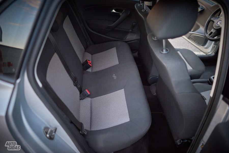 Pelēks Volkswagen Polo 2011 Viļņa, ar dzinēja tilpumu 1.20 L un nobraukumu 378 tūkst. km par 2800 €, foto 8 vietnē AUTOMOTO.COM.LV