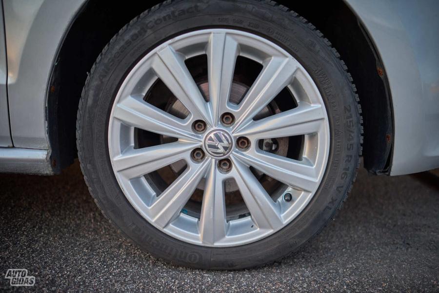 Pelēks Volkswagen Polo 2011 Viļņa, ar dzinēja tilpumu 1.20 L un nobraukumu 378 tūkst. km par 2800 €, foto 10 vietnē AUTOMOTO.COM.LV