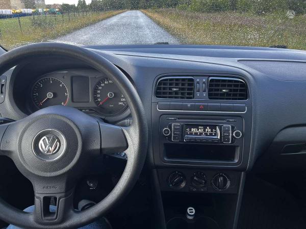 Grey Volkswagen Polo 2011 in Siauliai, with an engine capacity of 1.20 L and mileage of 203 thousand km for 2999 €, photo 7 on AUTOMOTO.COM.LV