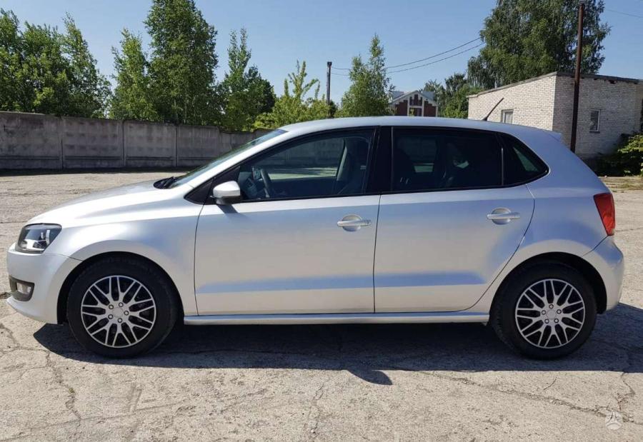 Pelēks Volkswagen Polo 2011 Šauļi, ar dzinēja tilpumu 1.20 L un nobraukumu 260 tūkst. km par 3350 €, foto 8 vietnē AUTOMOTO.COM.LV