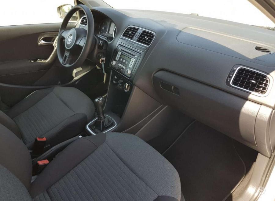 Pelēks Volkswagen Polo 2011 Šauļi, ar dzinēja tilpumu 1.20 L un nobraukumu 260 tūkst. km par 3350 €, foto 10 vietnē AUTOMOTO.COM.LV